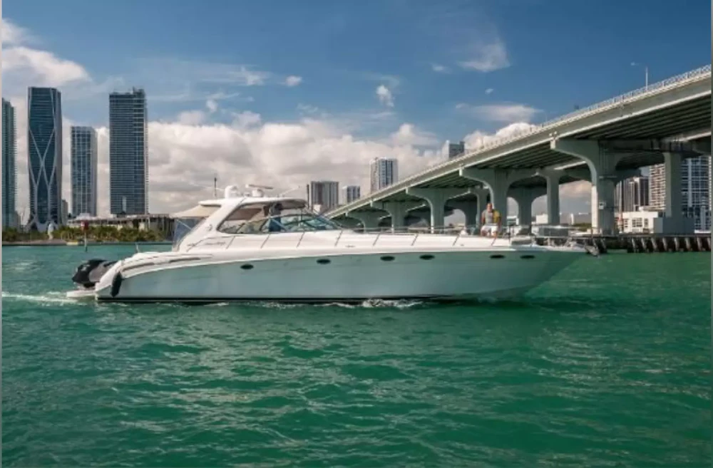 2000 Sea Ray 540 Sundancer 58' Yacht For Sale | BETTSY | Seattle Yachts